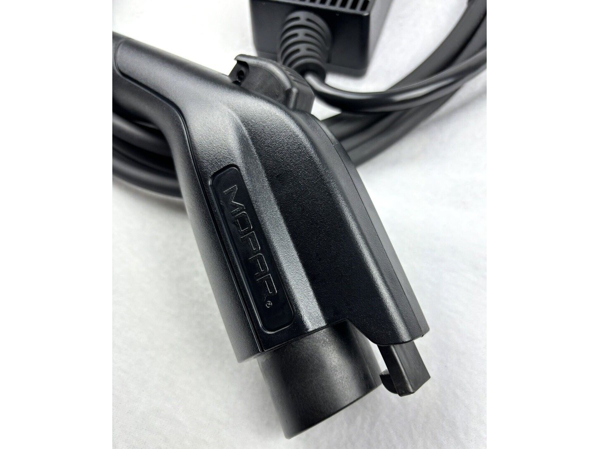 Mopar Level 1 Plug In Vehicle Charger For 4xe OE Replacement 120V ...