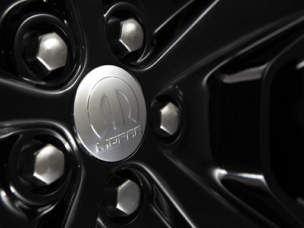 Mopar Wheel Center Caps Kit Of Four With Mopar Logo - 82212508 | Mopar ...