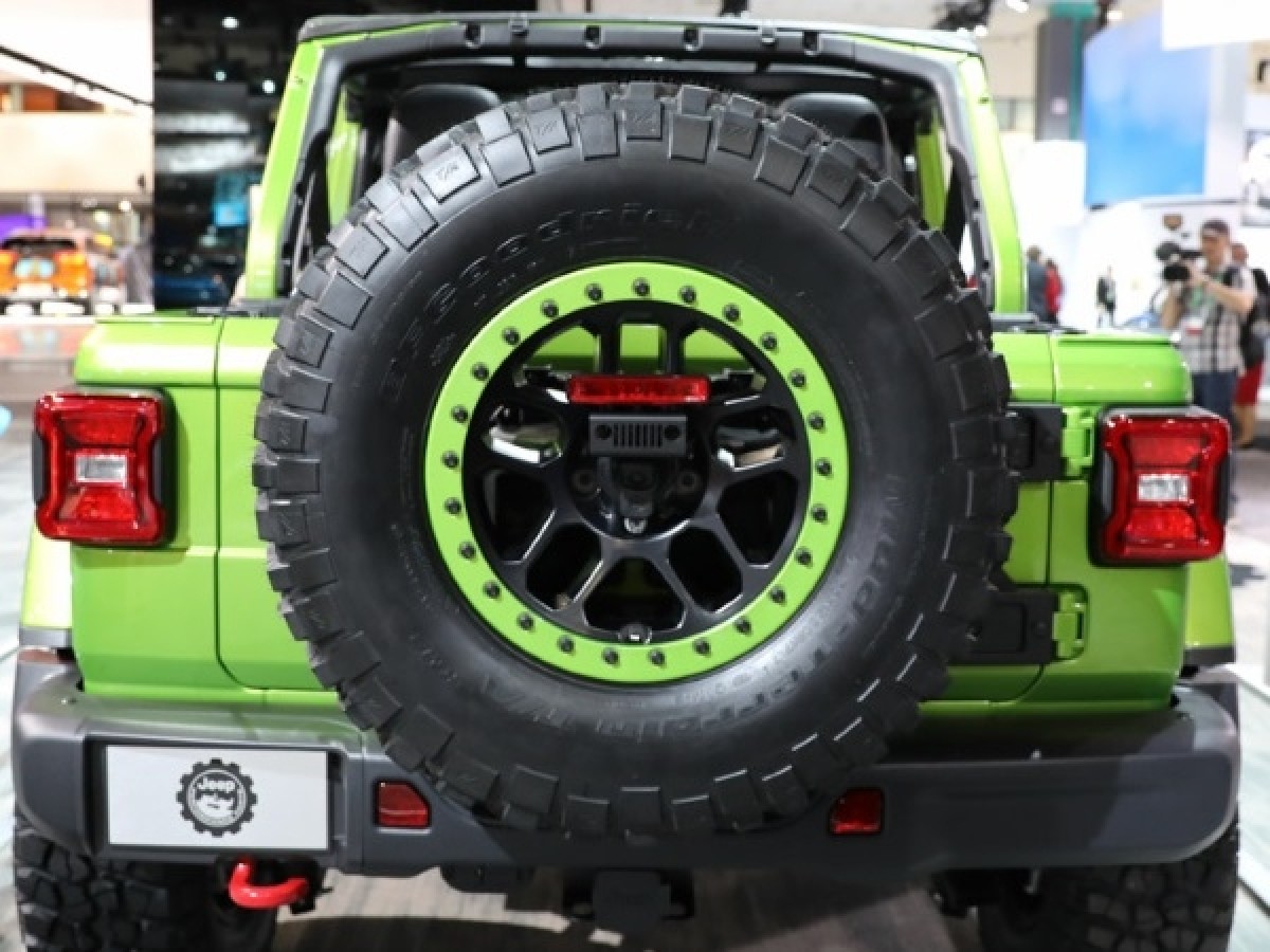 Mopar CHMSL Relocation Kit - 82215349AB | Mopar Genuine Parts